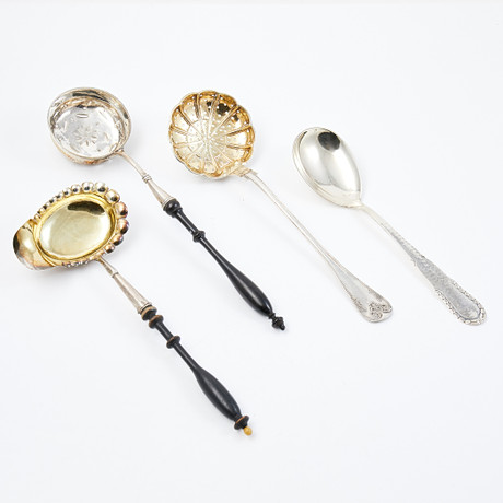 SERVING CUTLERY. 4 dlr, silver, turned wooden handles, 1859-1950's ...