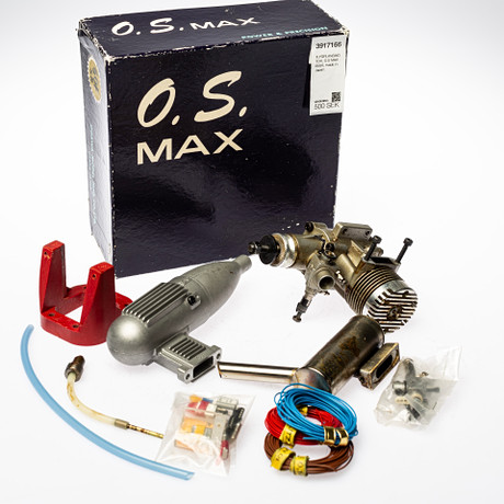FLYGPLANSMOTOR, O.S MAX 60SR, made in Japan. Leksaker - Leksaker - Auctionet