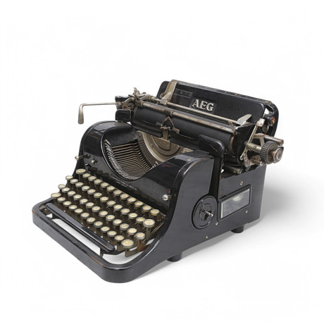 TYPEWRITER AEG and box with drawing instruments. Miscellaneous ...