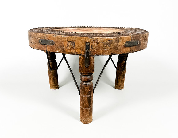 A colonial-style table, vintage, India, 19th century. Furniture ...