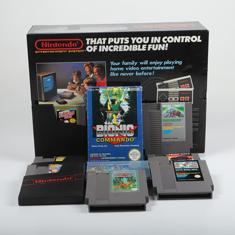 SPELKONSOL med tillbehör, Nintendo Entertainment System, Japan, 1986 ...