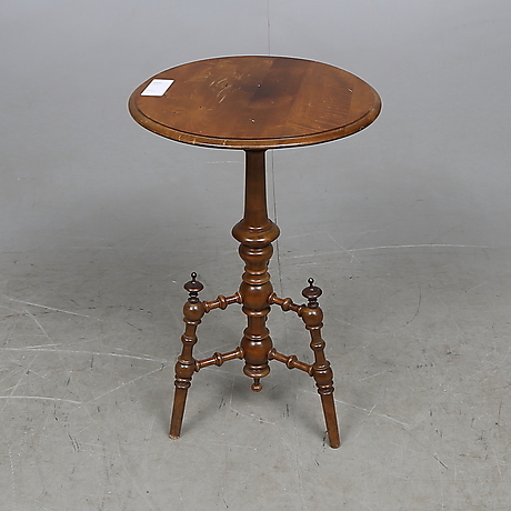 PILLAR TABLE, around 1900. Furniture - Tables - Auctionet