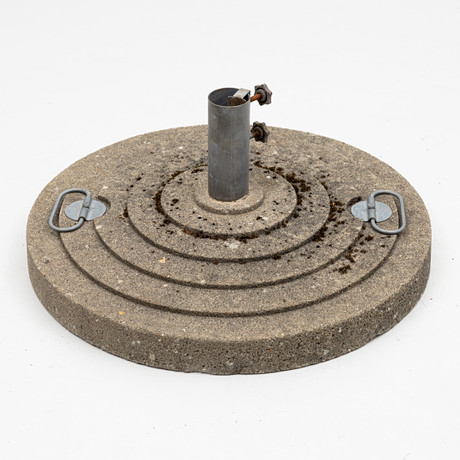 A cement parasol foot, 1940s-50s. Miscellaneous - Miscellaneous - Auctionet
