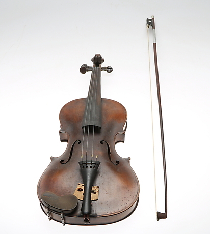 FIOL. Samlarföremål - Musikinstrument - Auctionet