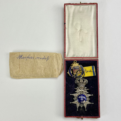 A medal, silver and enamel, Order of the Sword, Pro patria, a pendant ...