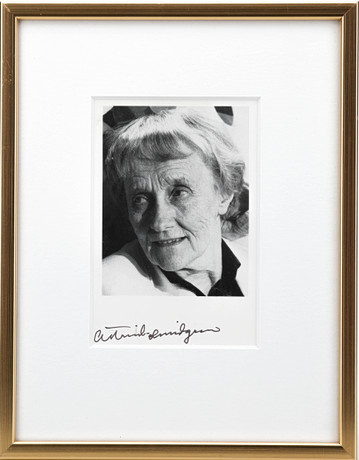 ASTRID LINDGREN autograph on offset printing, photograph depicting ...