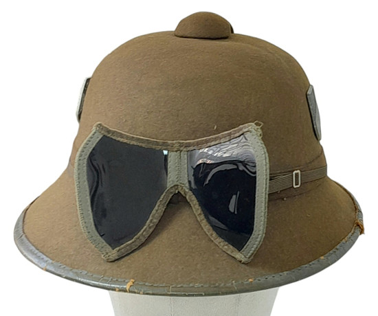 A WW2 SECOND PATTERN 1942 ISSUE GERMAN AFRICA CORPS TROPICAL HELMET ...