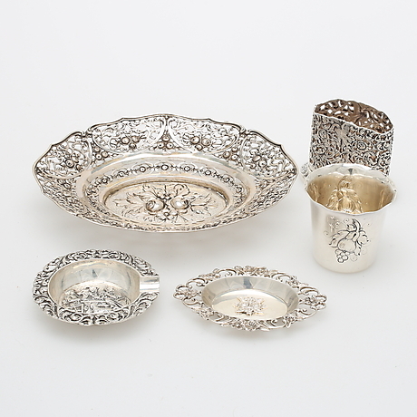 SILVER OBJECTS, 5 pieces, 1900s, weight 181 grams. Silver & Metals ...