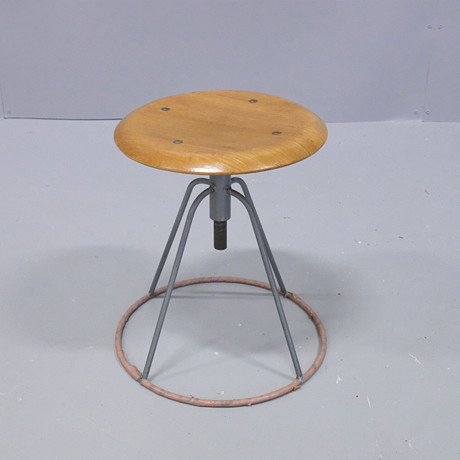 PALL, TEAK OCH METALL, INDUSTRIMODELL. Möbler - Övrigt - Auctionet