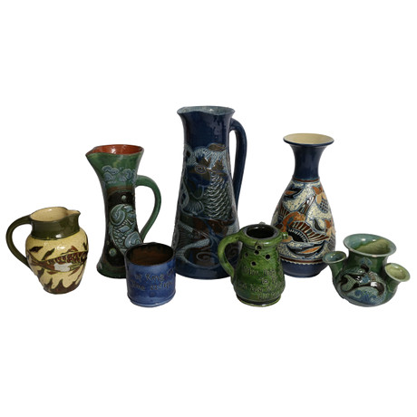 A COLLECTION OF BARNSTAPLE/ BARHAM STUDIO POTTERY (7). Ceramics ...