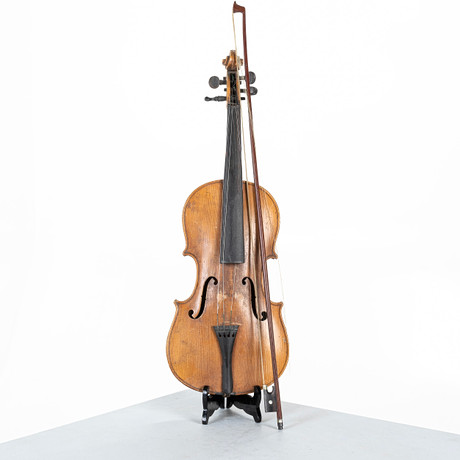 FIOL, med stråke. Övrigt - Musikinstrument - Auctionet