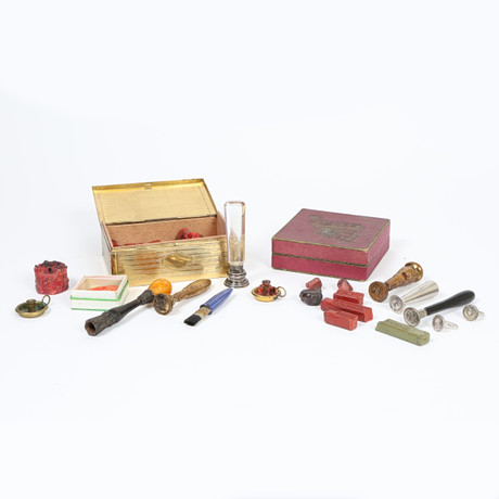 TWO BOXES OF 19TH CENTURY AND EARLY 20TH CENTURY SEALING WAX SEALS AND ...