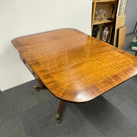 REGENCY MAHOGANY DROP LEAF TEA TABLE. Furniture - Tables - Auctionet