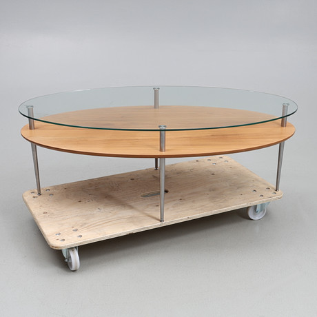 COFFEE TABLE. Glass & wood, 1980s/90s. Furniture - Tables - Auctionet