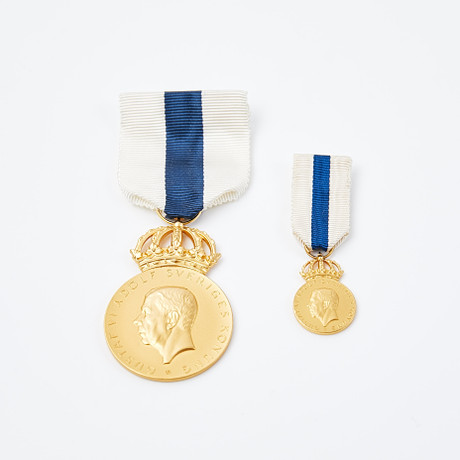 MEDALS, 2 pieces, 18 k gold, Swedish Lifredddningsällskapet, Sporrong ...