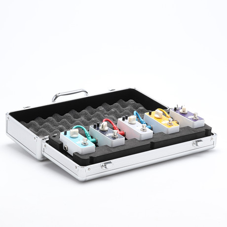 PEDAL TABLE, ZubZero, with 5 effects pedals for guitar. Collectables ...