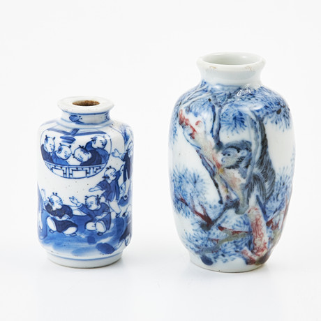 SNUS BOTTLE, MINIATURE VASE, 2 dlr., porcelain, China, 18th/20th ...