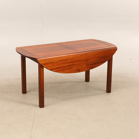 COFFEE TABLE, with flaps. Furniture - Tables - Auctionet