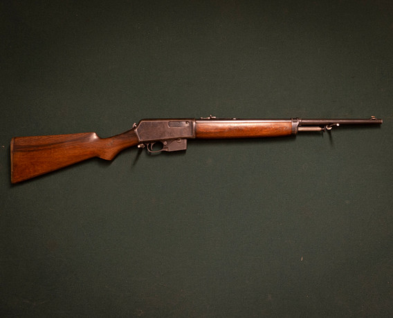 Winchester Kaliber 351. Tillv.nr. 2548. Se 1230571. Licensvapen ...