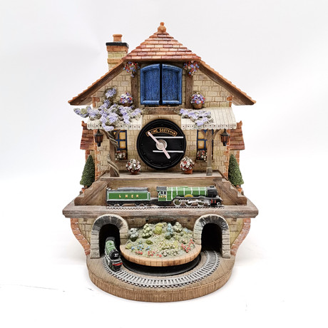 CONTEMPORARY FLYING SCOTSMAN (TRAIN) THEMED BATTERY CUCKOO CLOCK STYLE ...