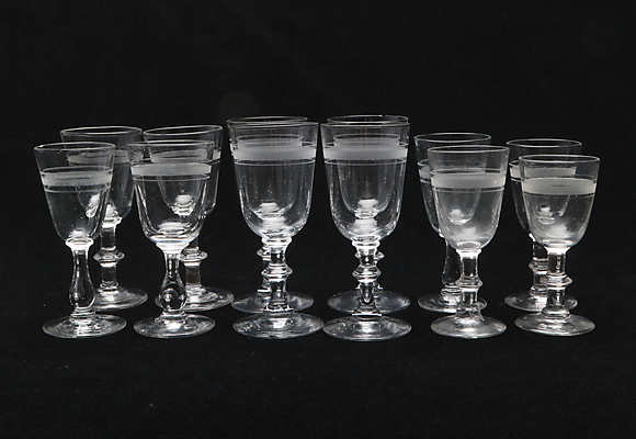 SNAP GLASS, Rydberg glass. 12 st. varying height. 1900s. Glass ...