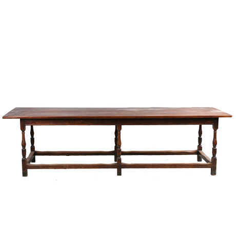 A 17TH CENTURY STYLE OAK REFECTORY TABLE. Furniture - Tables - Auctionet