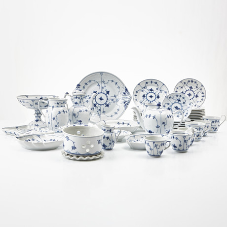 ROYAL COPENHAGEN / KUNGLIG DANSK. Kaffe- och teservis, 54 + 1 delar ...