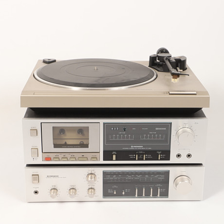 A 3-piece Pioneer stereo system, later half of the 20th century ...
