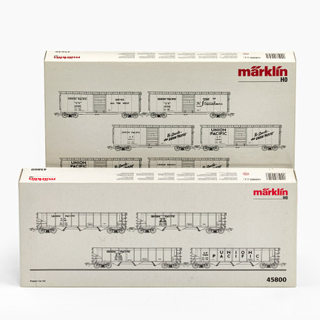 MÄRKLIN. Box Car set 45646 samt Hopper Car set 45800, 10 + 4 st vagnar ...