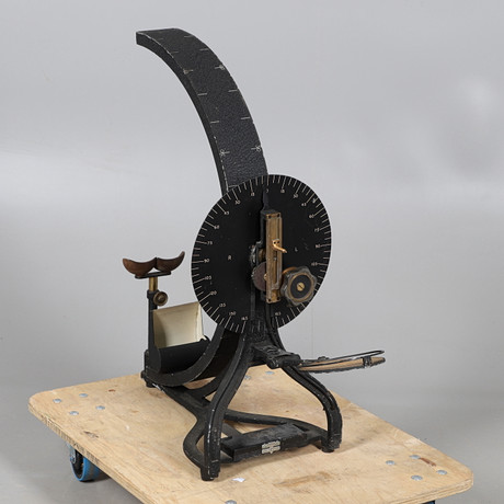 A VINTAGE "LISTER PERIMETER" BY HAMBLIN OF LONDON. Miscellaneous ...