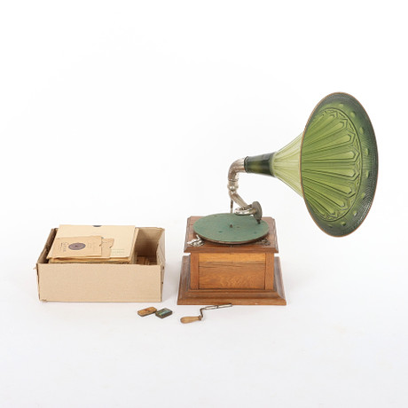 TRATTGRAMMOFON, Parlophon-Rekord, med stenkakor, 1900-talets första ...
