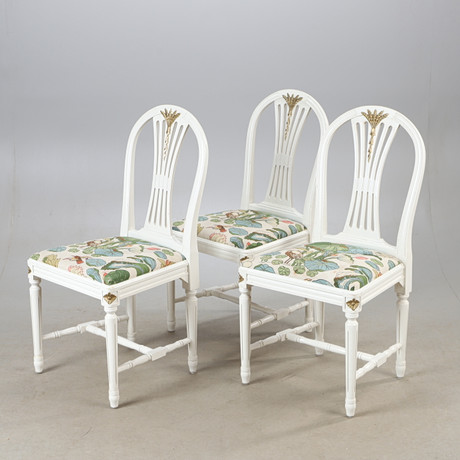 STOLAR, 3 stycken, "Axet", vitmålade, gustaviansk stil. Möbler ...