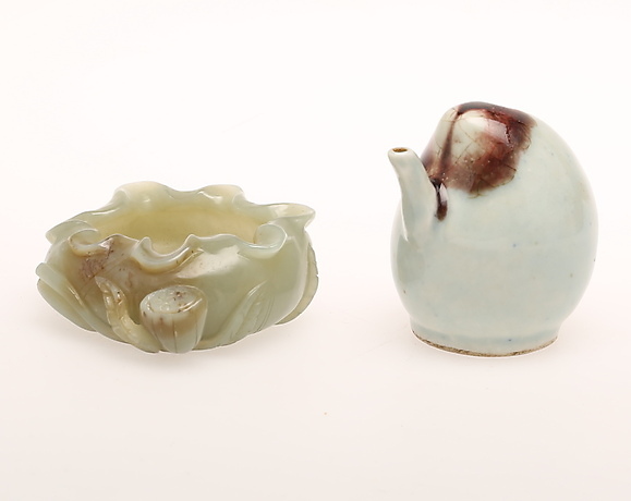 ASH, Jade and JUG, porcelain. Asiatica - Auctionet