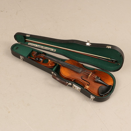 Violin with string, marked Hopf, 18th/20th century. Collectables ...