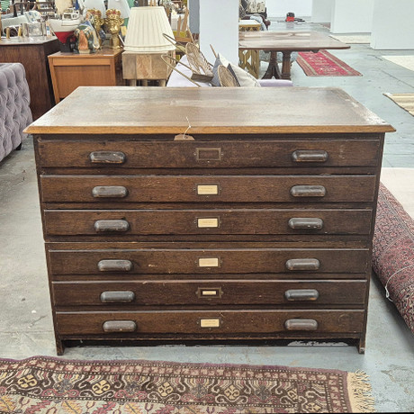 AN EARLY 20TH CENTURY OAK PLAN CHEST. Furniture - Chests of drawers ...