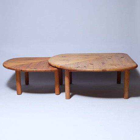 A set of fan-shaped coffee tables made of solid pine, Scandinavia ...