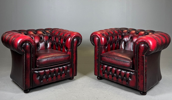 FÅTÖLJER, ett par, chesterfield modell, England, 1900-tal. Möbler ...