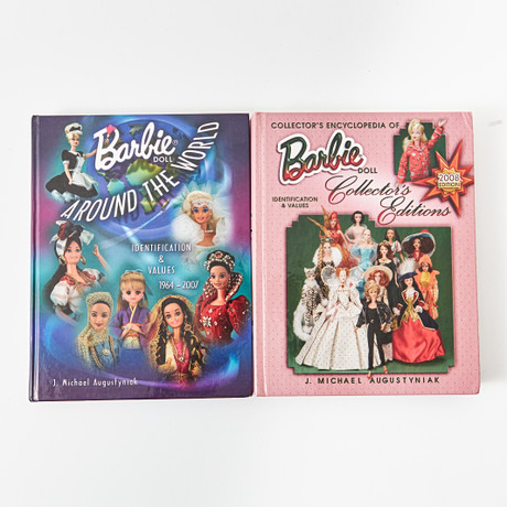 BARBIE DOLL BOOKS (2), "Around the World and "Collectors Edition´s ...