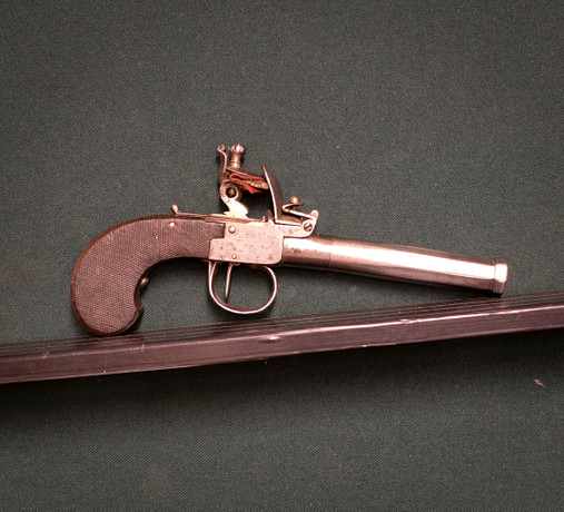 Small flintlock pistol 17/19th century. Weapons & Militaria - Guns ...