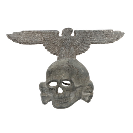 A SECOND WORLD WAR GERMAN SS CAP INSIGNIA SET. Weapons & Militaria ...
