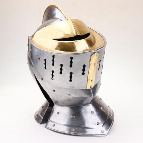 HJÄLM i medeltida riddar-stil, metall, samtida replika. Övrigt - Övrigt ...