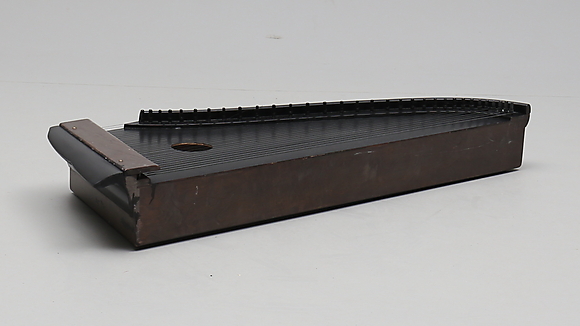 CITRA, harp-shaped, 20th century. Miscellaneous - Musical instruments ...