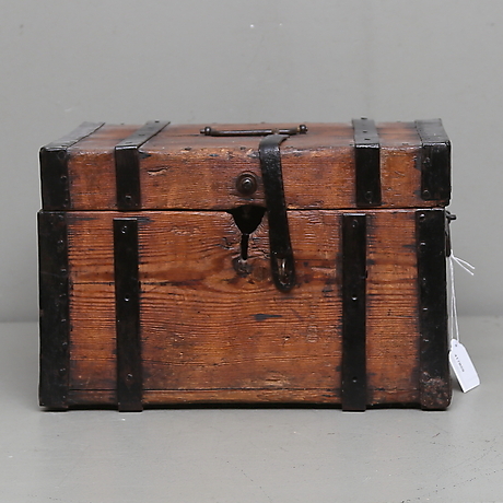 BOX, 1700s. Folk art - Bowls & Boxes - Auctionet