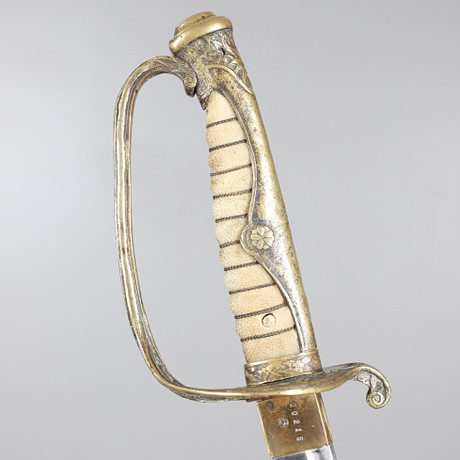 AN 1896 PATTERN JAPANESE OFFICERS SWORD AND SCABBARD. Weapons ...