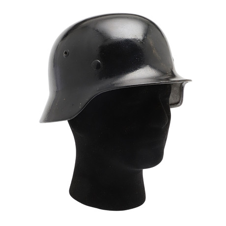 A SECOND WORLD WAR GERMAN M36 PATTERN KRIEGSMARINE HELMET. Weapons ...