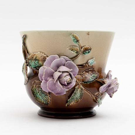 A majolica outer lining, marked, AC, K2, 18th/20th century. Ceramics ...