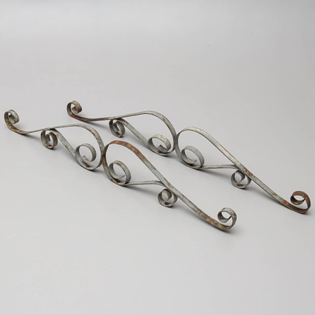 A 2-piece wrought iron gate crown, 1800/20th century. Garden ...