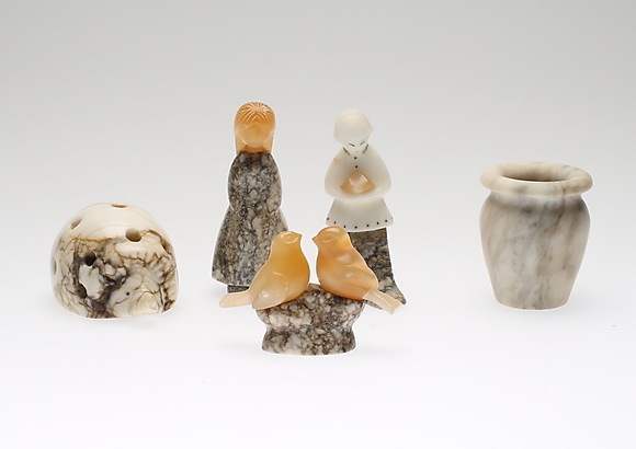 FIGURES, stone, possibly Russian. Art - Sculptures & Bronzes - Auctionet