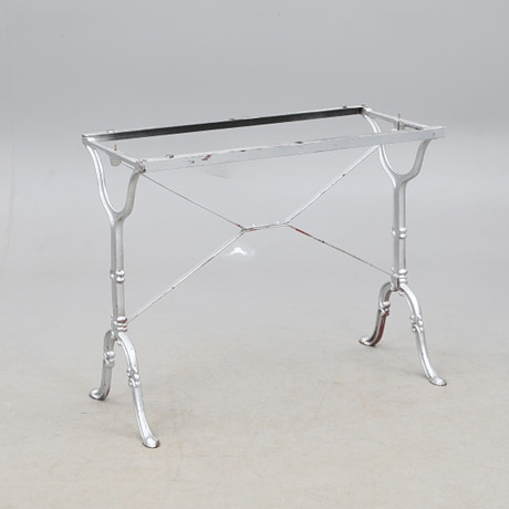 TABLE UNDERLAY, metal. Furniture - Tables - Auctionet