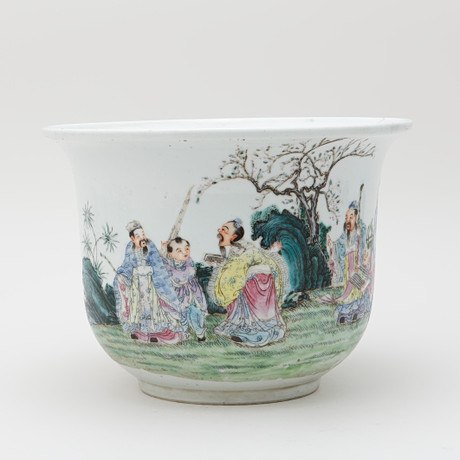 A Chinese porcelain outer lining, 20th century. Ceramics & Porcelain ...